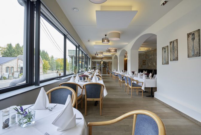 Driepersoonskamer - Hotel Restaurant Tychon Eynatten Ostbelgien ...